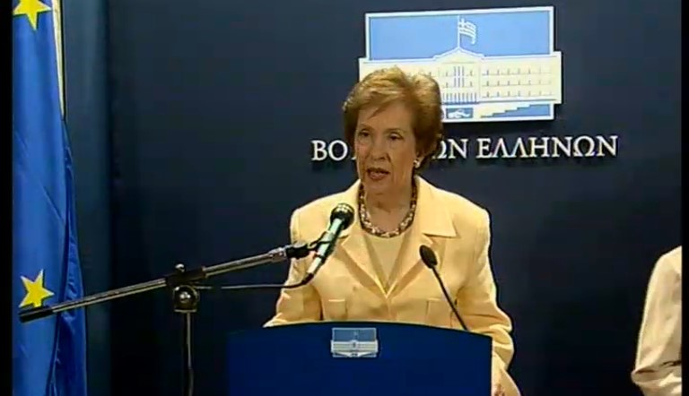 Η πρώτη γυναίκα πρόεδρος της Βουλής των Ελλήνων - 19 Μαρτίου 2004 | ert.gr
